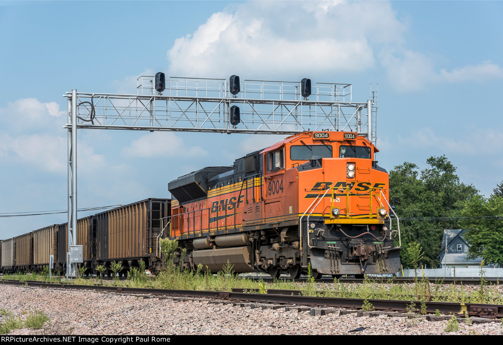 BNSF 9004, EMD SD70ACe, Westbound